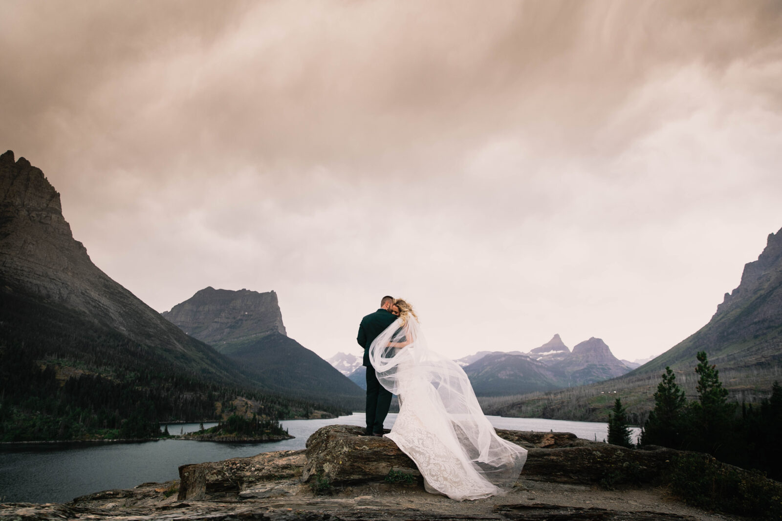 Top 10 Wedding Venues Near Glacier National Park That Will Take Your ...